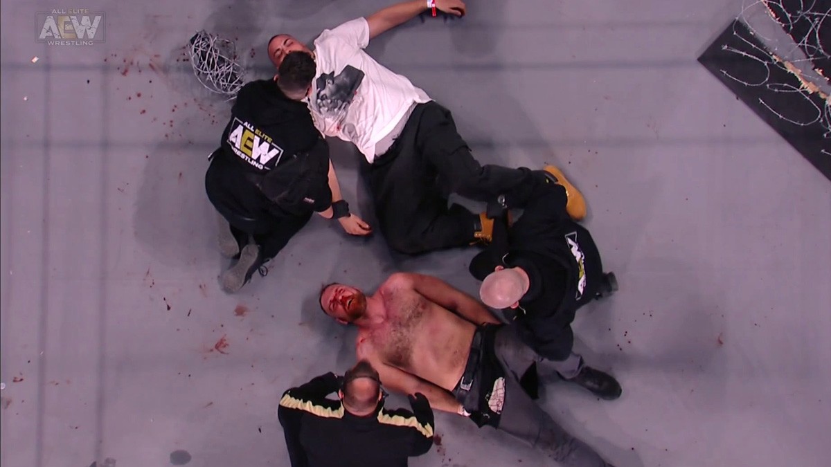 Tony Khan opina del incidente del Exploding Barbed Wire Deathmatch de AEW Revolution 2021