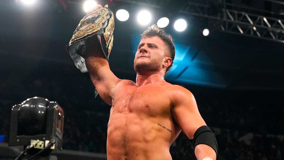 Ex escritor de WWE cree que MJF está muy por encima de Roman Reigns