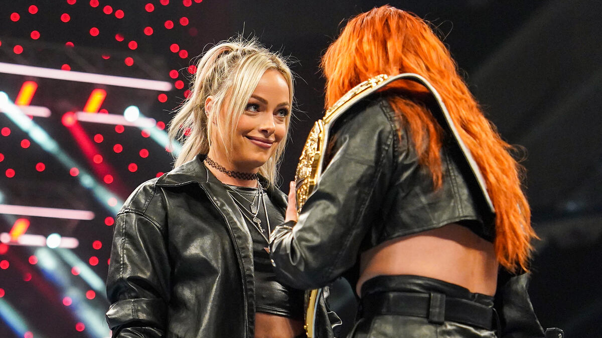 Liv Morgan reacciona a su próximo combate ante Becky Lynch por el Campeonato Mundial Femenino de WWE